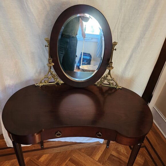 The Bombay Company | Accents | Bombay Company Kidney Shaped Vanity With ...